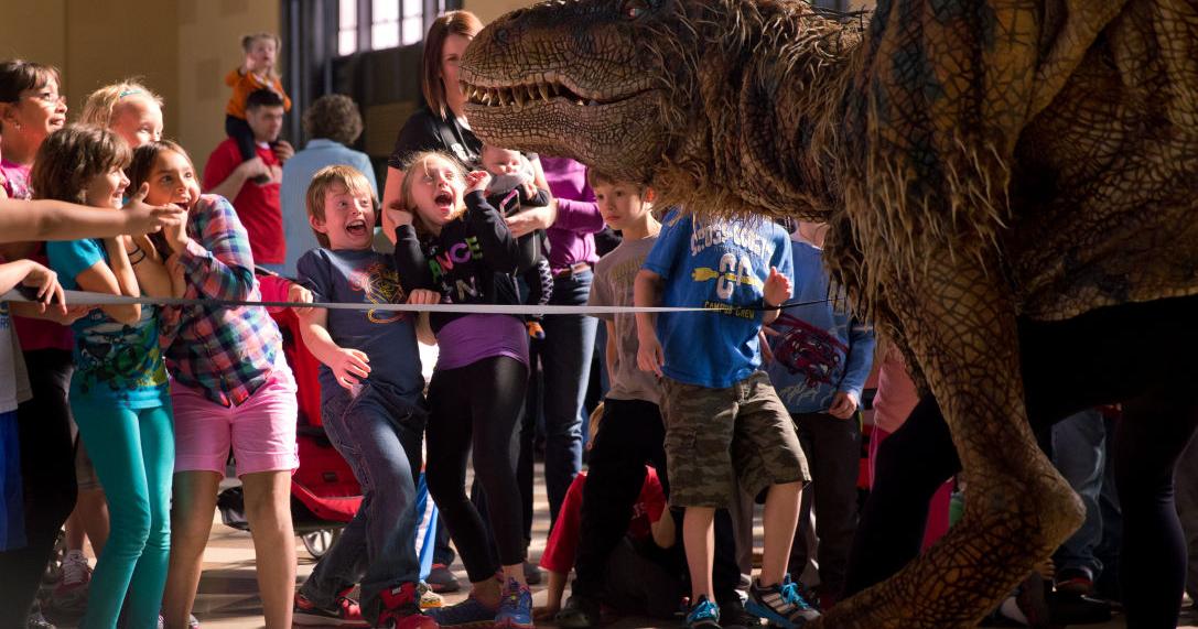 Yikes! Kids get almost-too-real preview of 'Walking With (Rooaarrrr ...