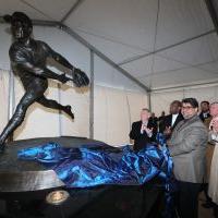 Bob Gibson statue unveiled at Werner Park