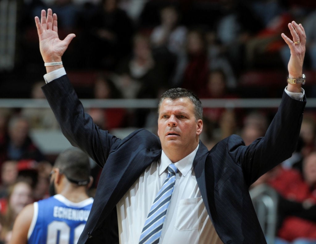 In time of need, Creighton coach turns to seniors