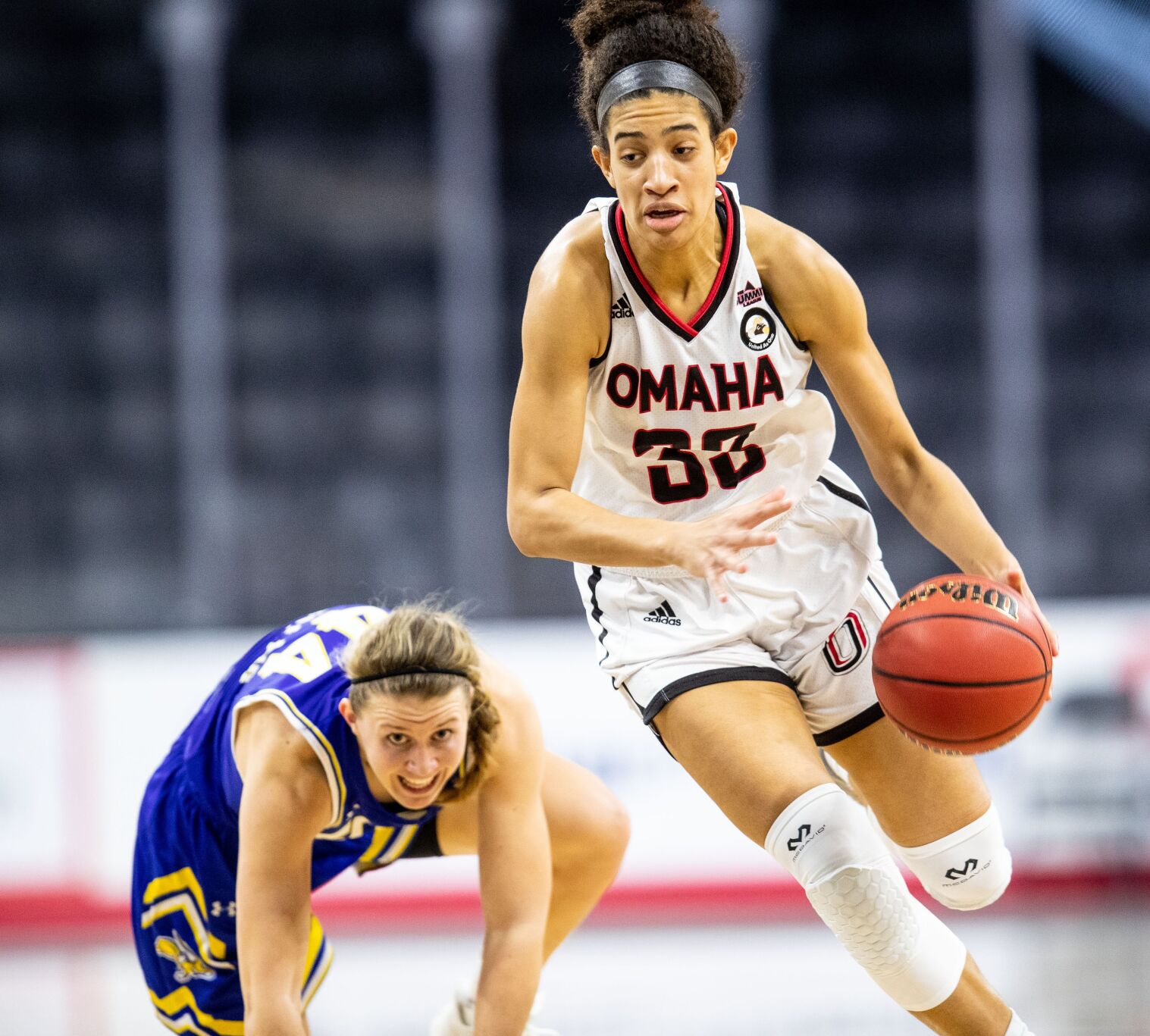 Hoops standout Murdie gives volleyball a shot in extra year