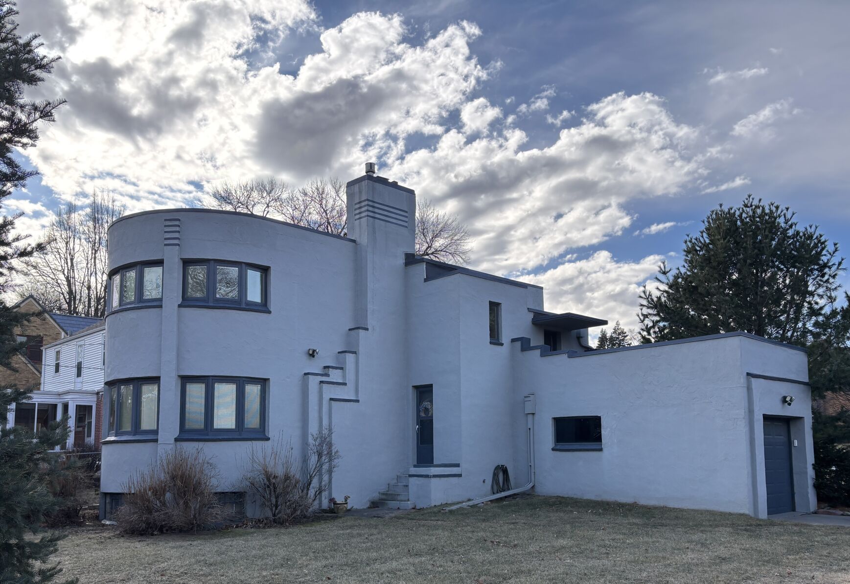 Wagon ruts and golf begat the Country Club neighborhood