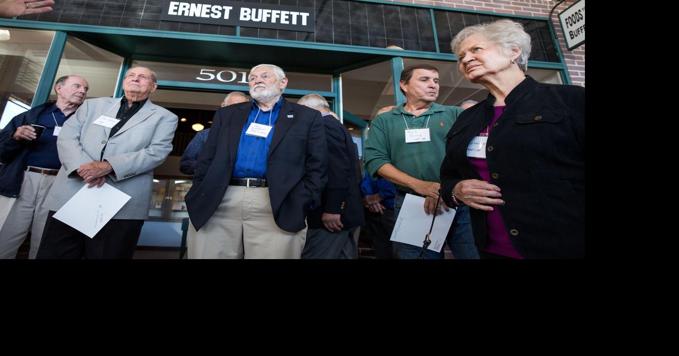 Former Buffett Grocery workers recall memories, lessons at reunion