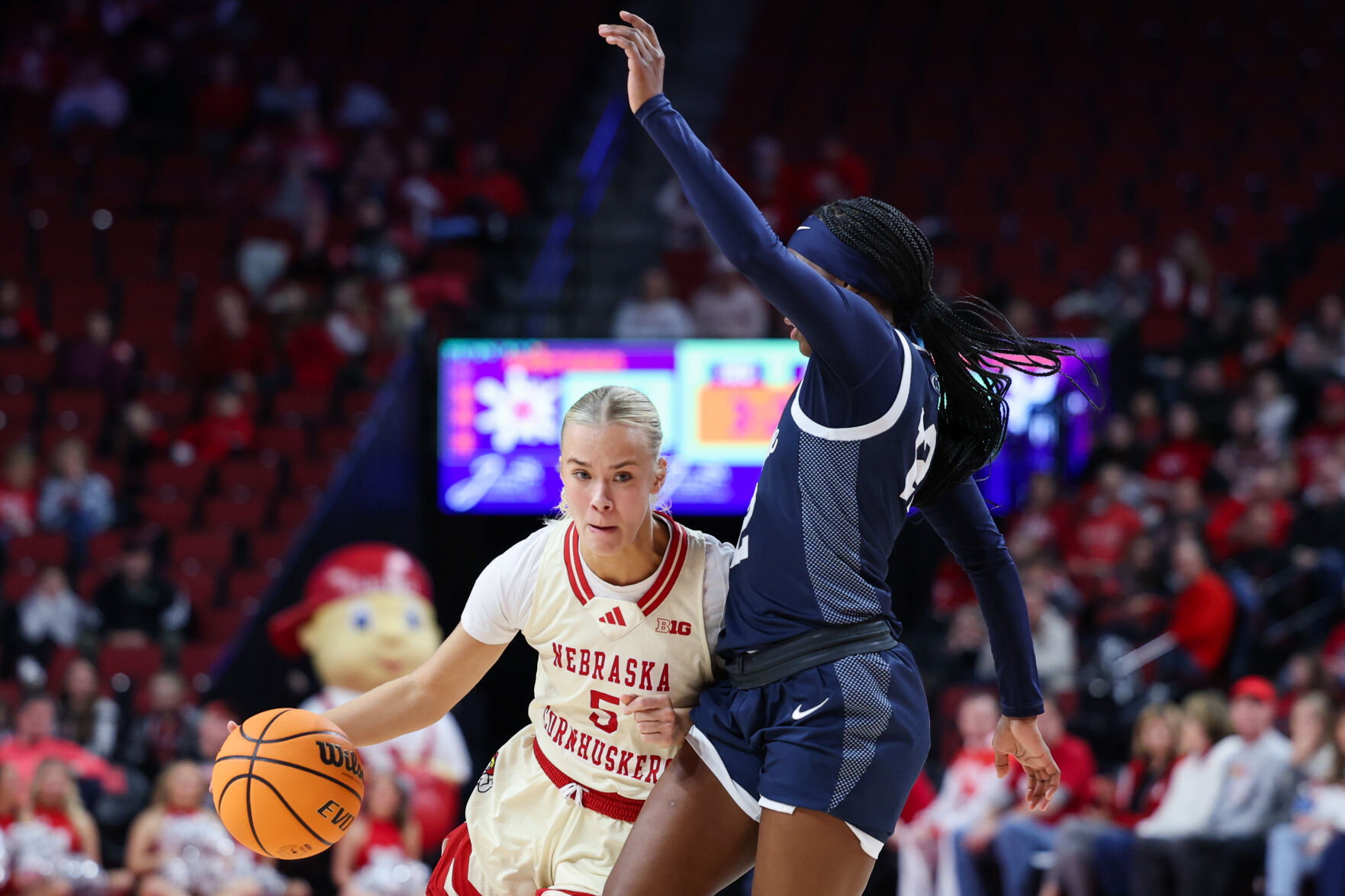Nebraska beats Rutgers, may lose Allison Weidner for season