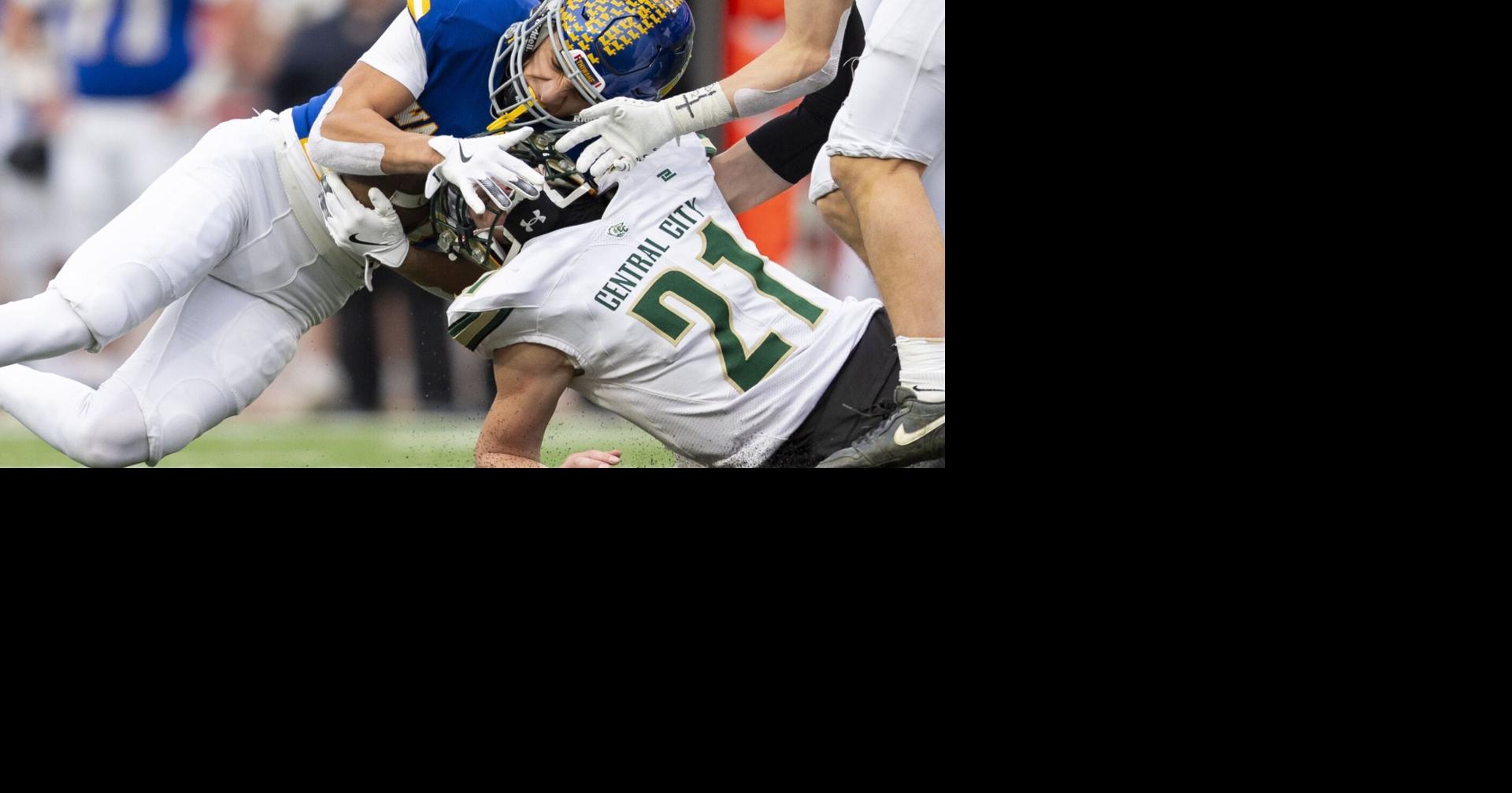 Wahoo's state-championship record 7 interceptions leads to Class C-1 title win over Central City