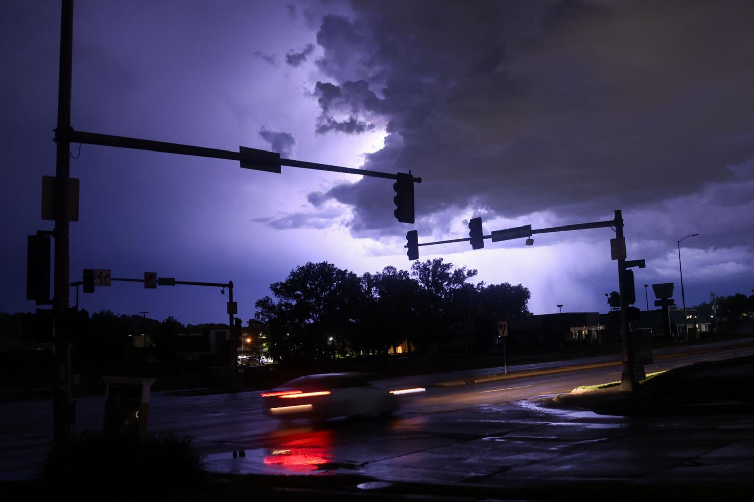 Flash flood warning issued for Omaha metro area