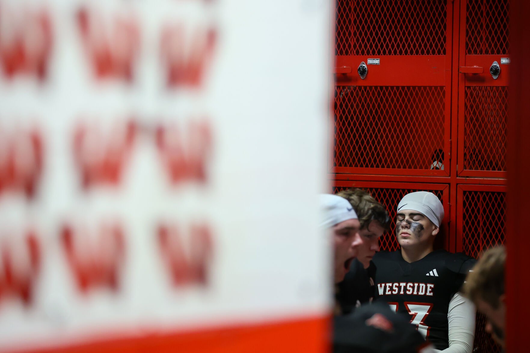 Bennington football defeats Omaha Skutt