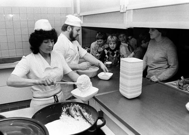 How school cafeteria meals have changed through the years