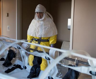 Health care provider exposed to Ebola moved to biocontainment unit for ...