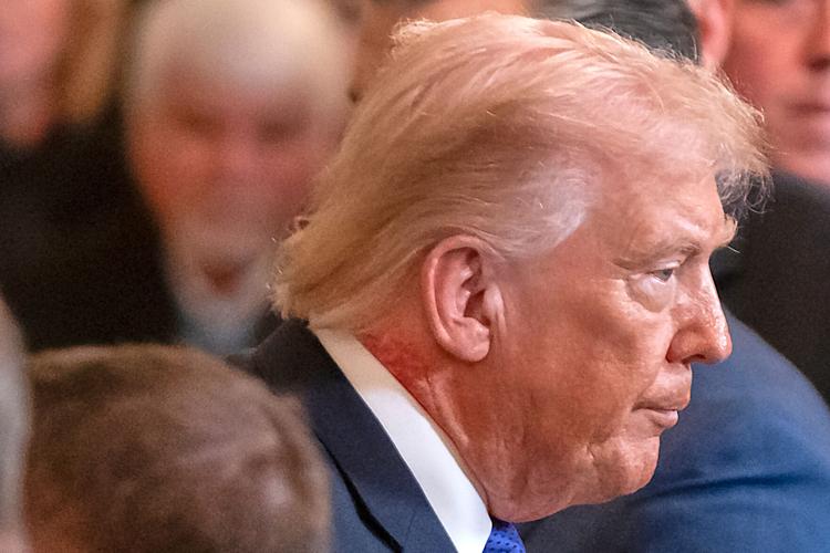Redness on Trump's neck is from skin cream, White House says
