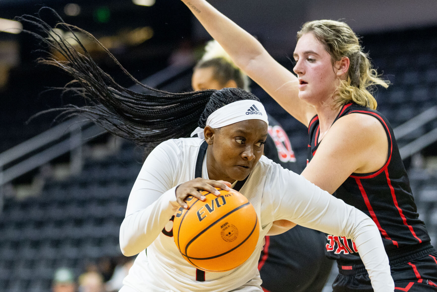 Omaha women's basketball opens season with loss to Illinois State