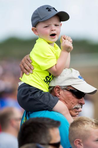 Dazzling Falls, the only Nebraska-bred Kentucky Derby horse, died this week
