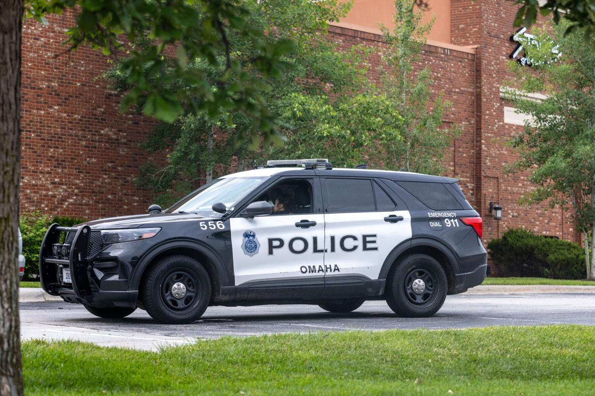 2 teens dead in murder-suicide outside west Omaha restaurant