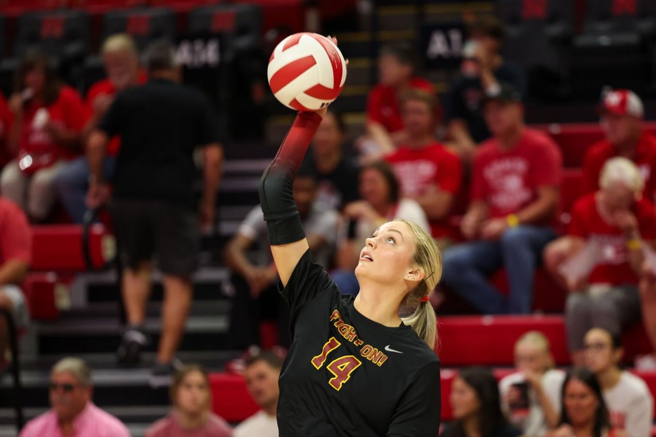 Without Andi Jackson, Merrit Beason gives Nebraska volleyball a lift in ...