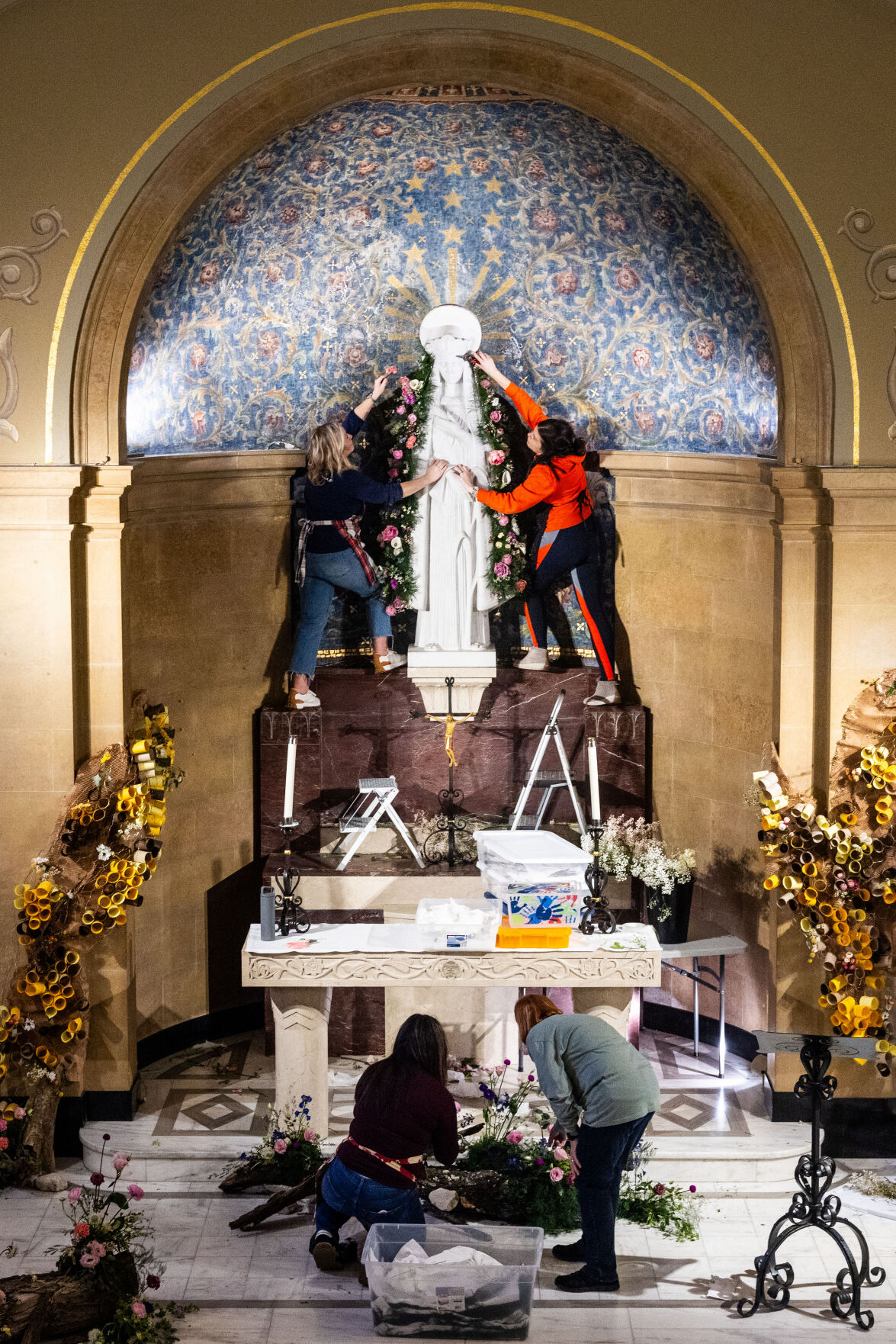 Cathedral Arts Project has cure for winter blahs with flower show