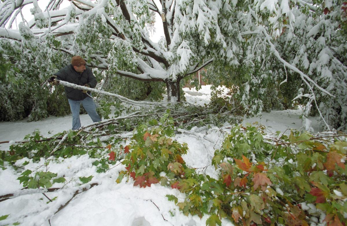 Photos: Record-breaking snowstorm hits Omaha in October 1997 | Weather ...