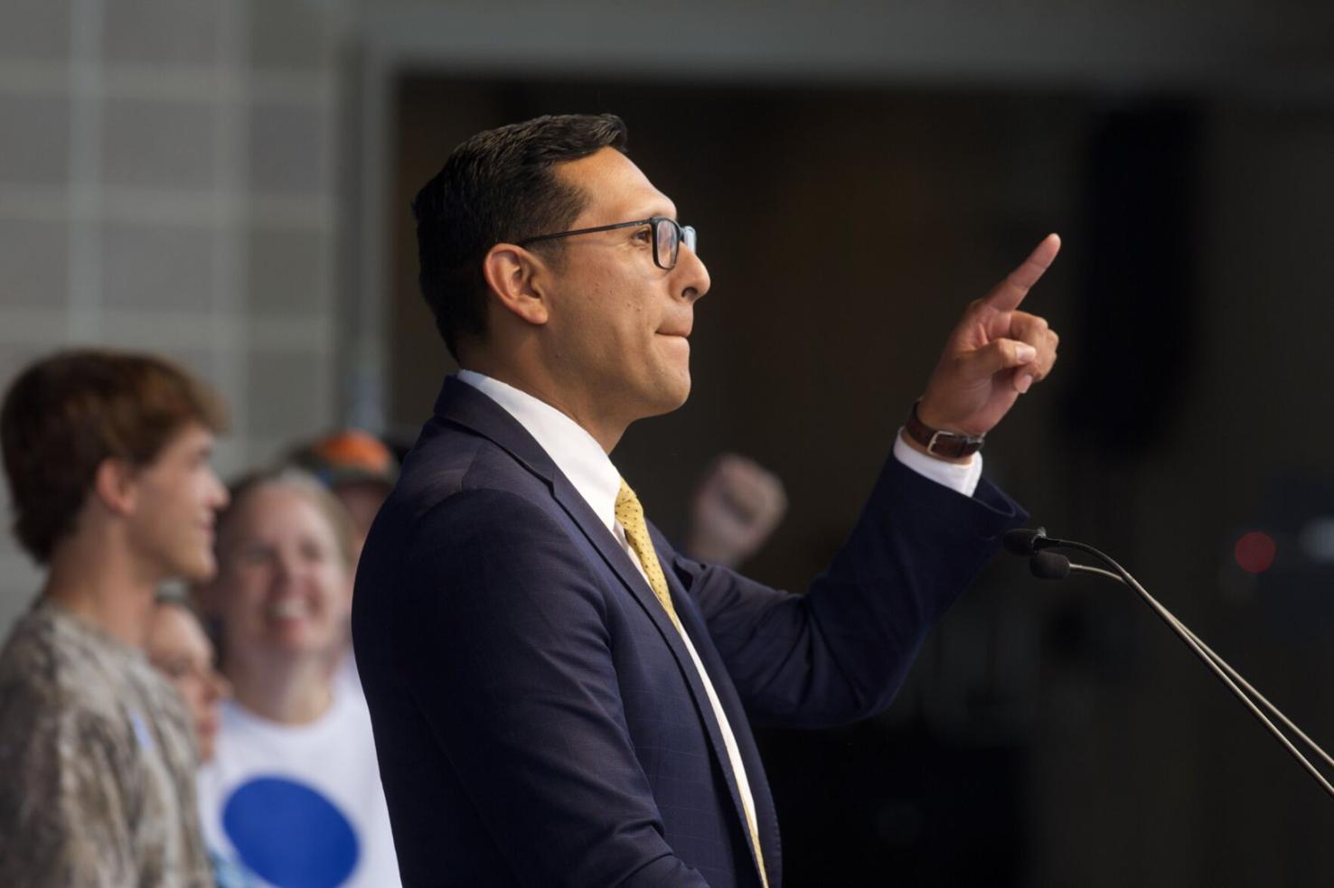 Recap: Democratic VP candidate Tim Walz visits Omaha metro on Saturday