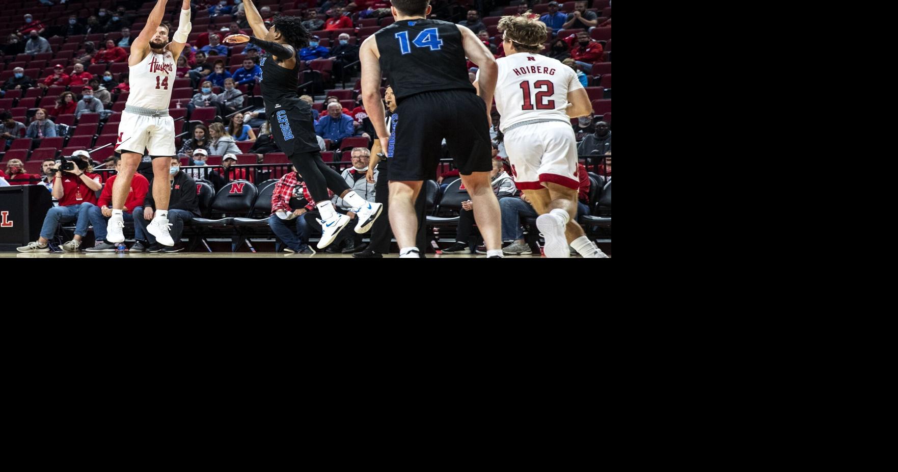 Nebraska basketball's Trevor Lakes enters transfer portal