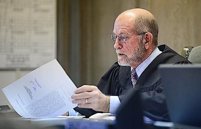 Nebraska judge in Keystone XL case had TransCanada stock