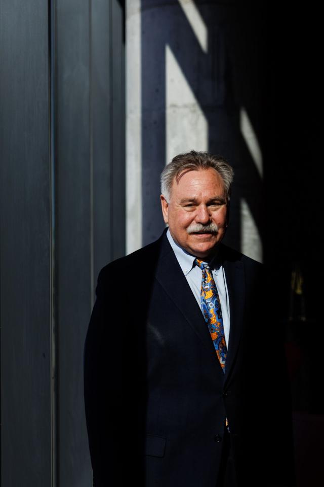 Future bright for firm, says retiring leader of Omaha's HDR