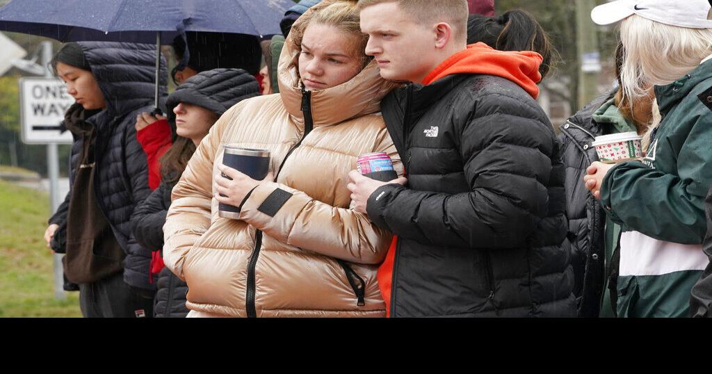 Photos: Scenes of mourning at the University of Virginia