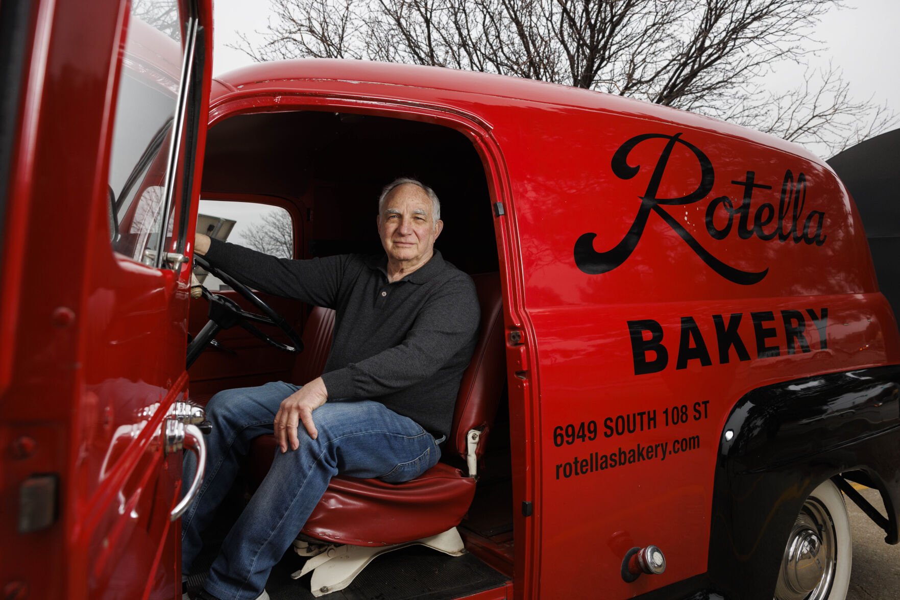 One person injured Monday in southwest Omaha apartment fire