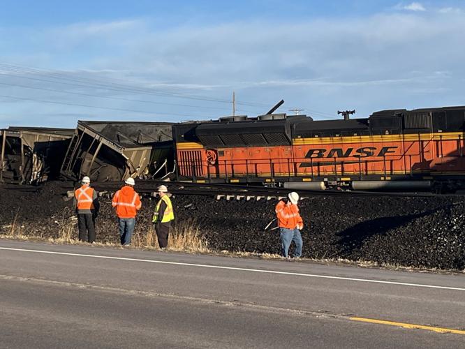 Coal train derails in central Nebraska