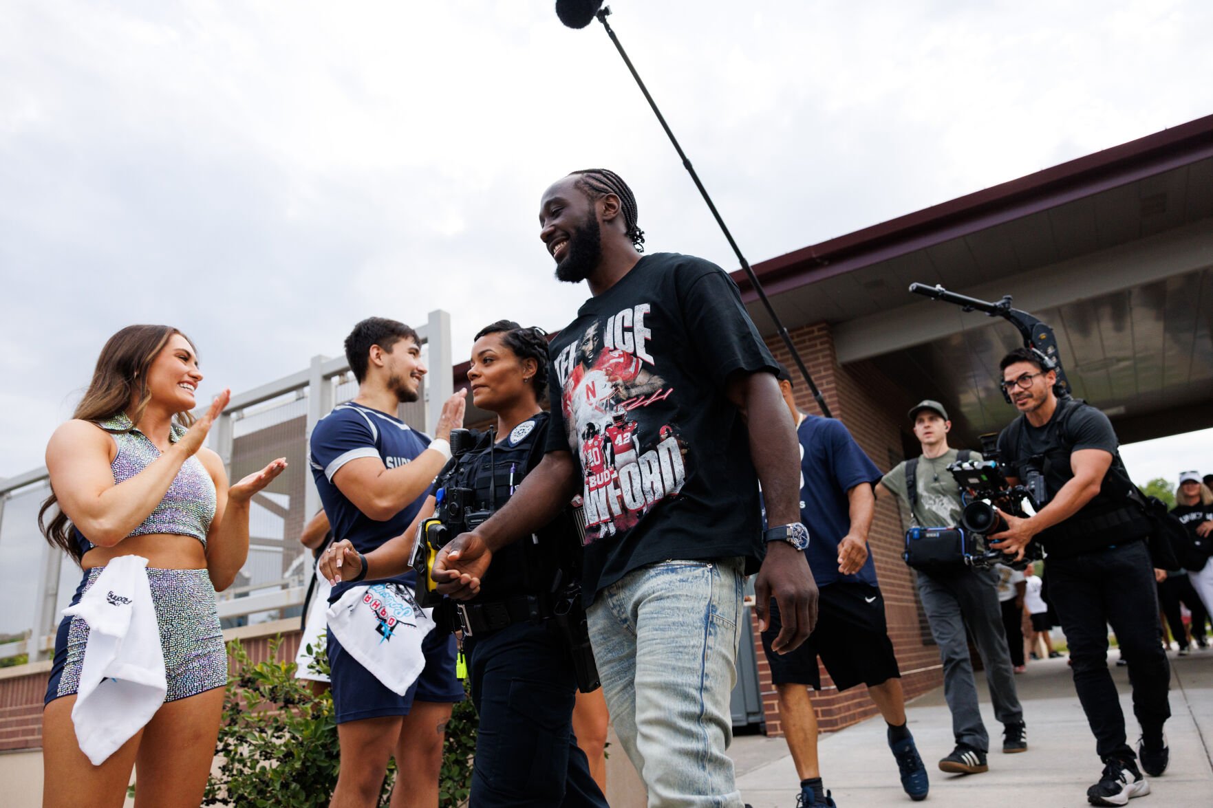 Terence 'Bud' Crawford beats Canelo Alvarez, makes boxing history