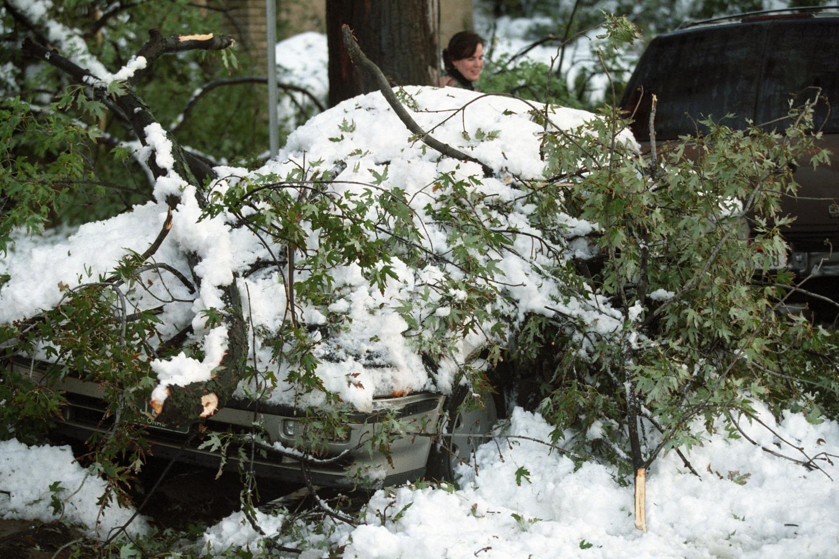 Photos: Record-breaking snowstorm hits Omaha in October 1997 | History ...