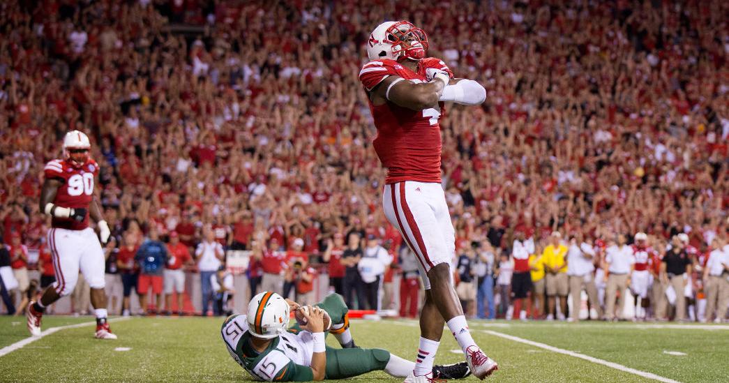 Former Nebraska star Randy Gregory showcases his versatility at Huskers ...