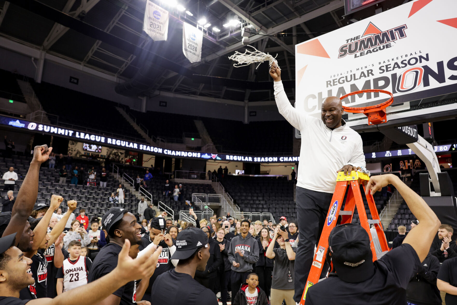 Shatel: Omaha basketball delights old-school fans, coaches