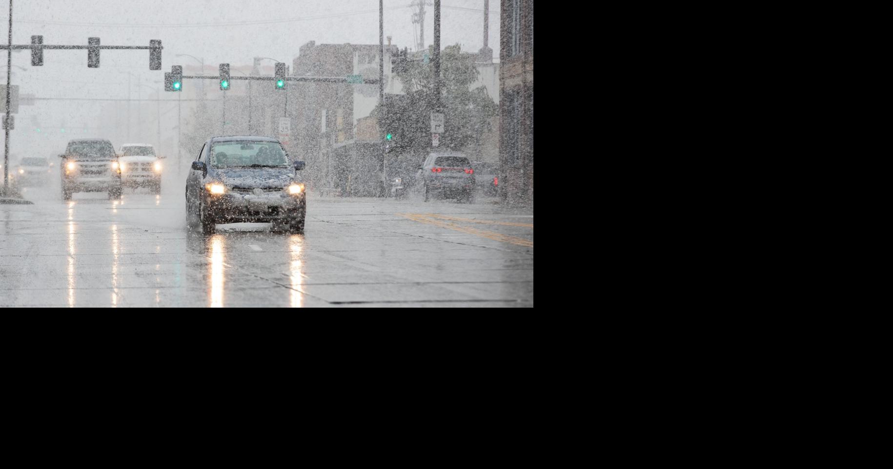 Omaha's first snowfall of the season causes slick roads, over 50,000 ...