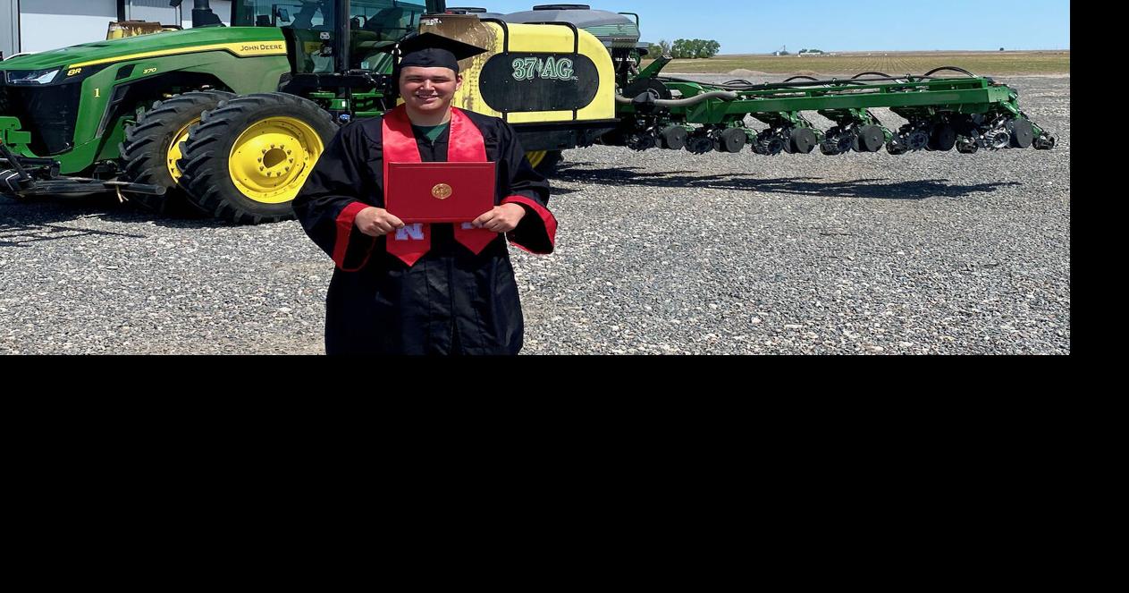 New UNL grad left the farm for graduation ceremony — with chancellor's ...