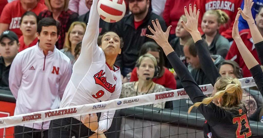 Former Husker volleyball player Capri Davis signs with Texas