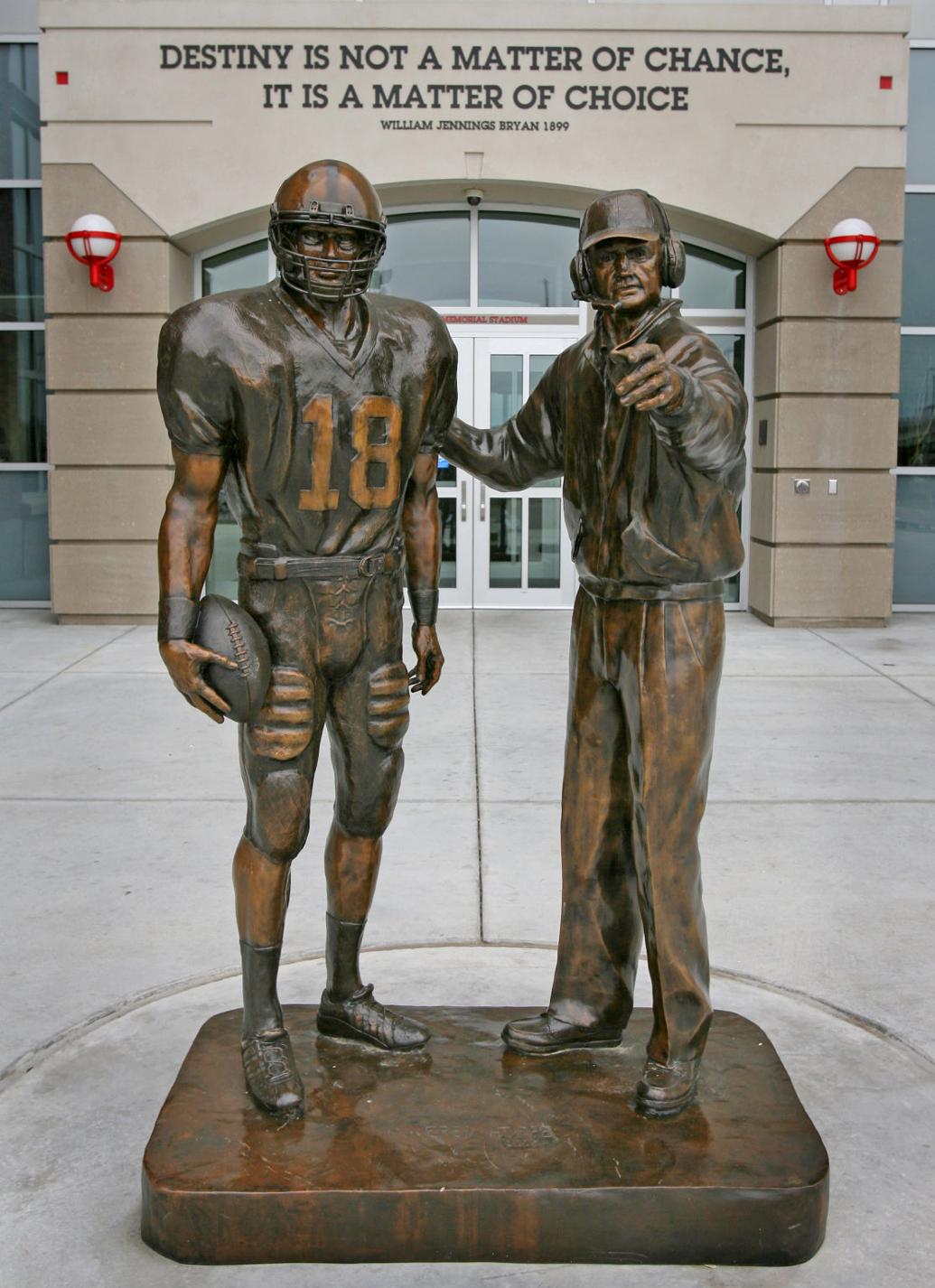 Reminisce on the life and death of former Nebraska QB Brook Berringer