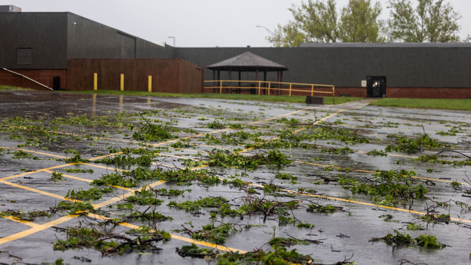 Storm teams compile damage from Nebraska tornado outbreak