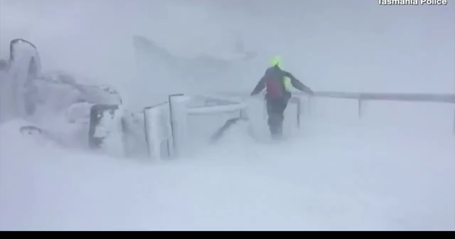 Hikers caught on mountain during bizarre Australian blizzard