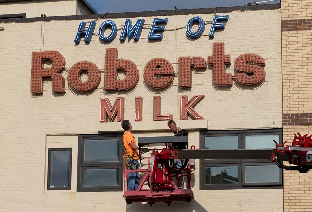 Roberts Dairy sign comes down to make way for Hiland replacement