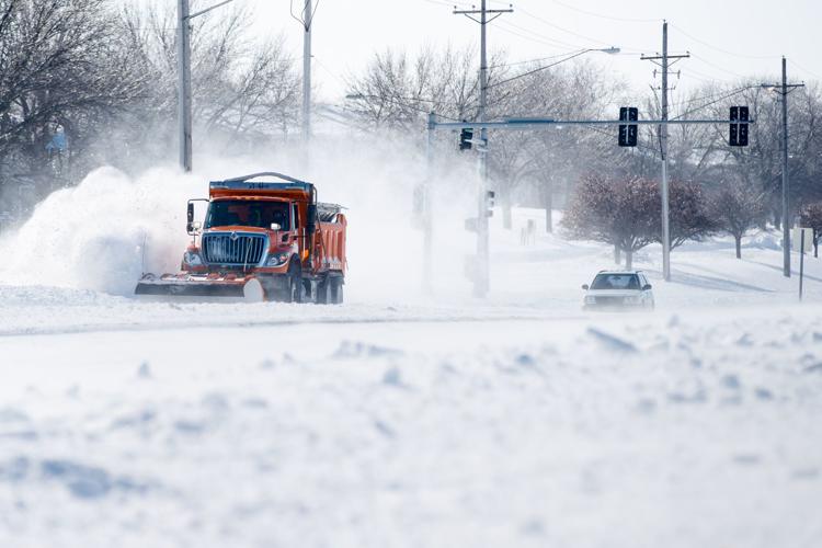 Blizzard dumps 6 to 10 inches of snow across the Omaha metro area