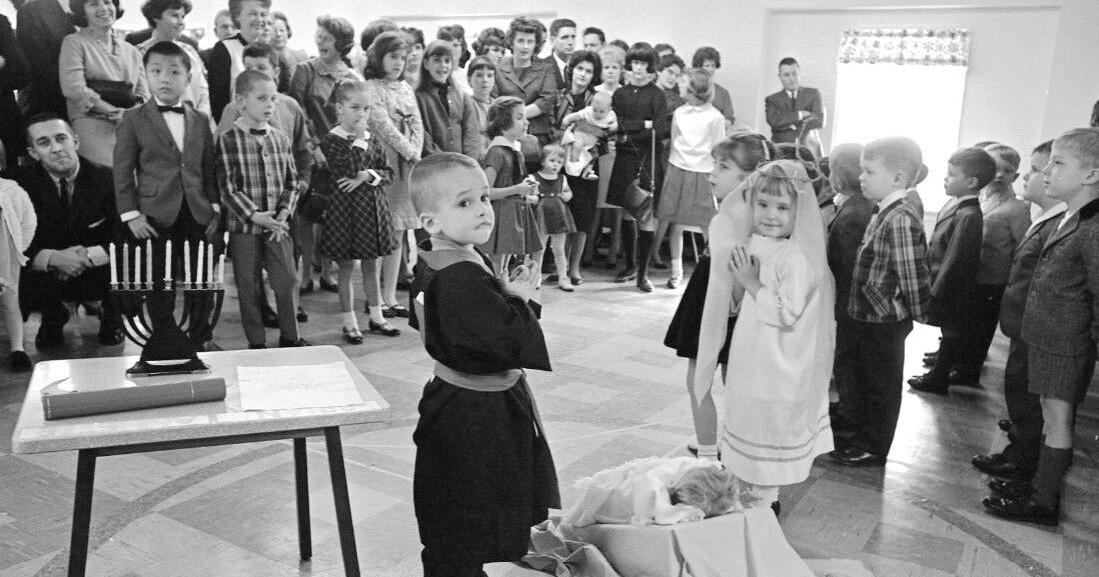 In Omaha, Hanukkah and Kwanzaa add to holiday glow