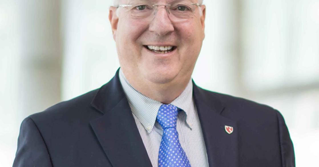 'Visionary leader' of Fred & Pamela Buffett Cancer Center to step down ...