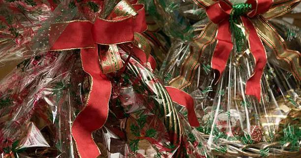 Community baskets bring holiday cheer | News | omakchronicle.com