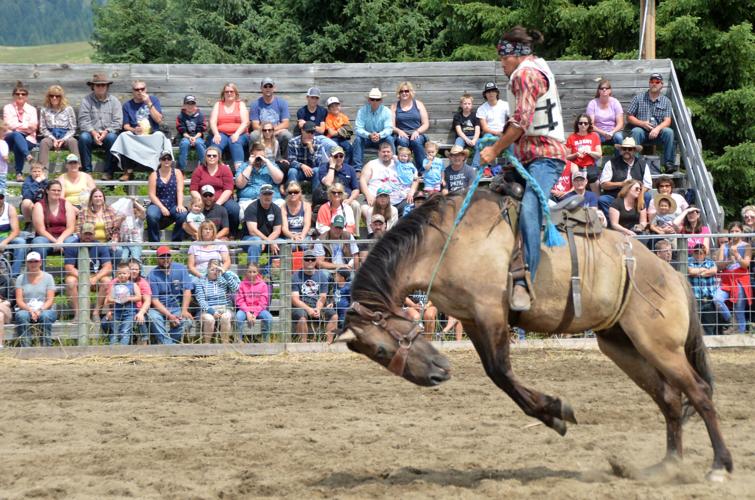 Chesaw explodes with rodeo action | Sports | omakchronicle.com