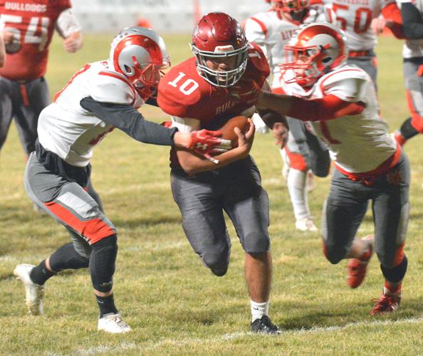 Football: Okanogan wraps up grid season | Sports | omakchronicle.com