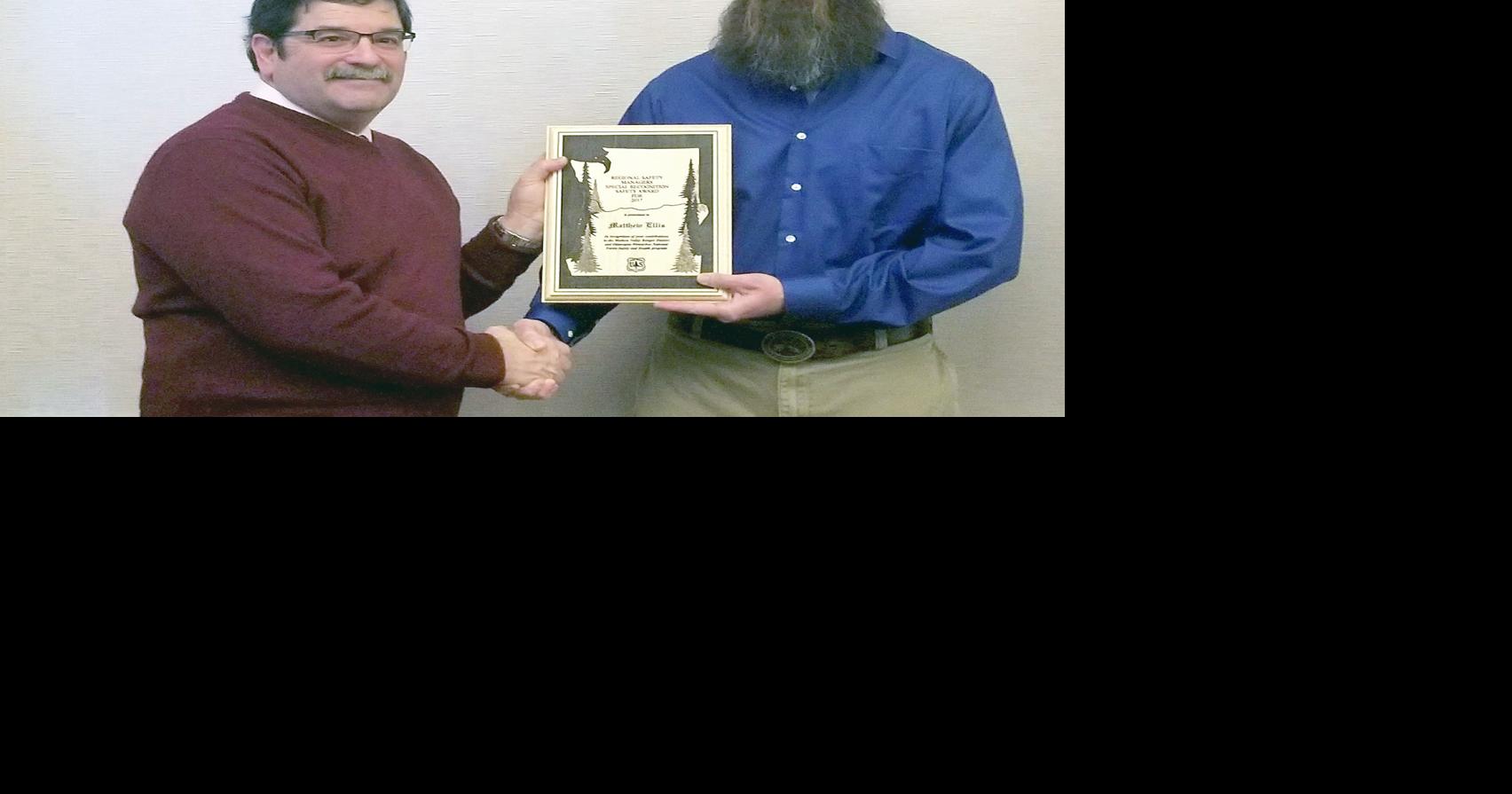 Methow Valley ranger receives safety award | News | omakchronicle.com