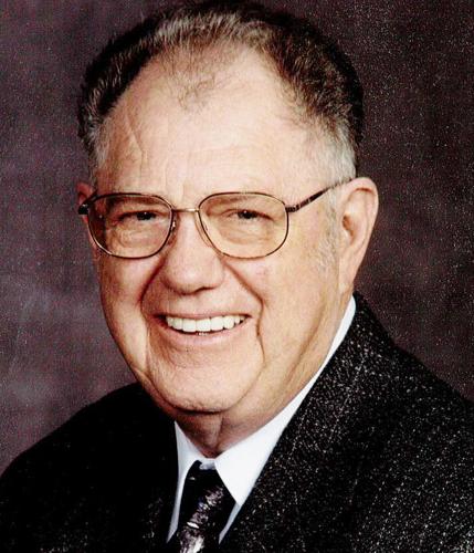 Albert R. Hoberg | Obituaries | omakchronicle.com