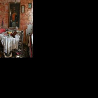 Clearing bomb wreckage, Venezuelan mourns aunt killed in US raid ...