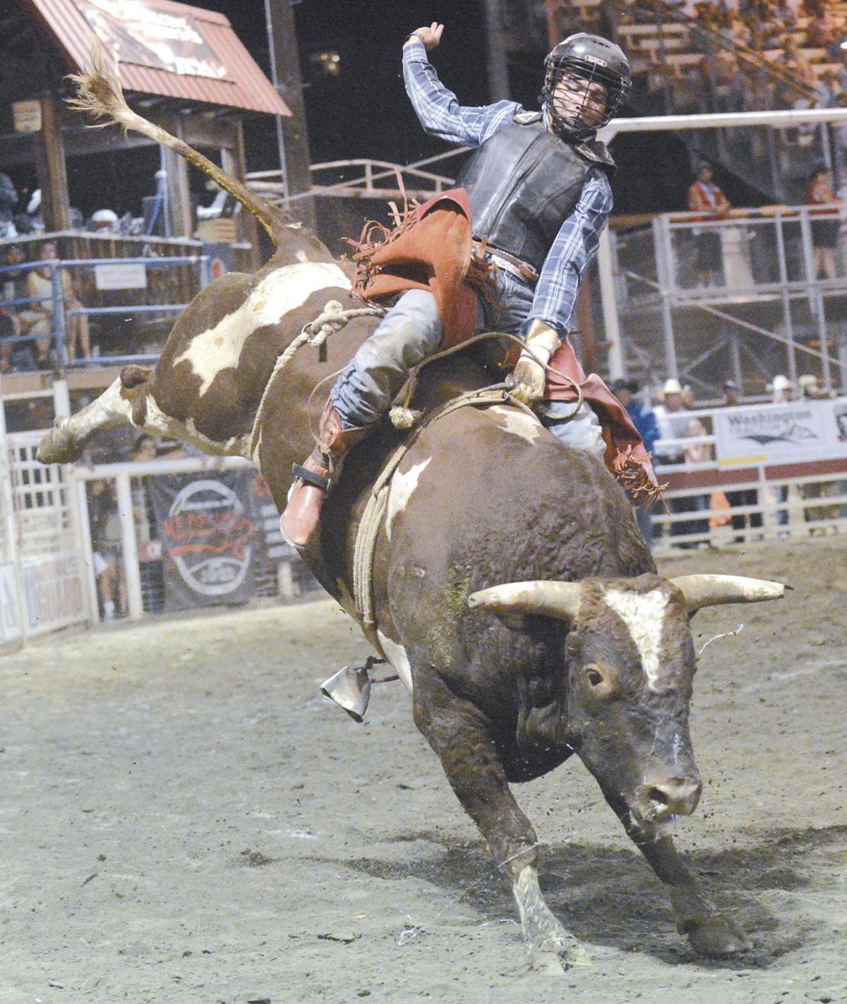 Rowdy good time at Omak Stampede Rodeo | Recreation | omakchronicle.com