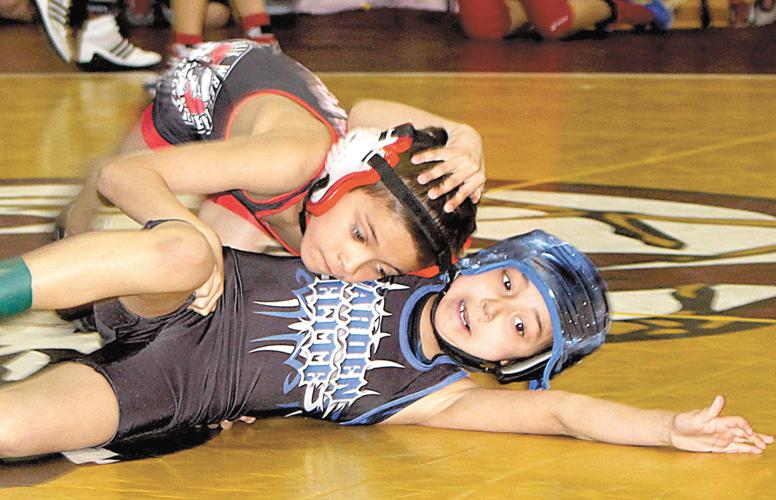 Kids' wrestling at Okanogan, Moses Lake | Youth | omakchronicle.com