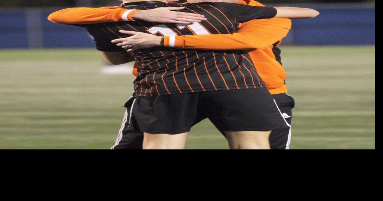 Boys soccer: Oregon’s Chris Mitchell receives WSCA Coach of the Year ...