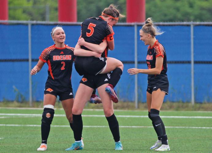 Photos: Oregon vs. Cedarburg WIAA Division 2 State Semifinal ...